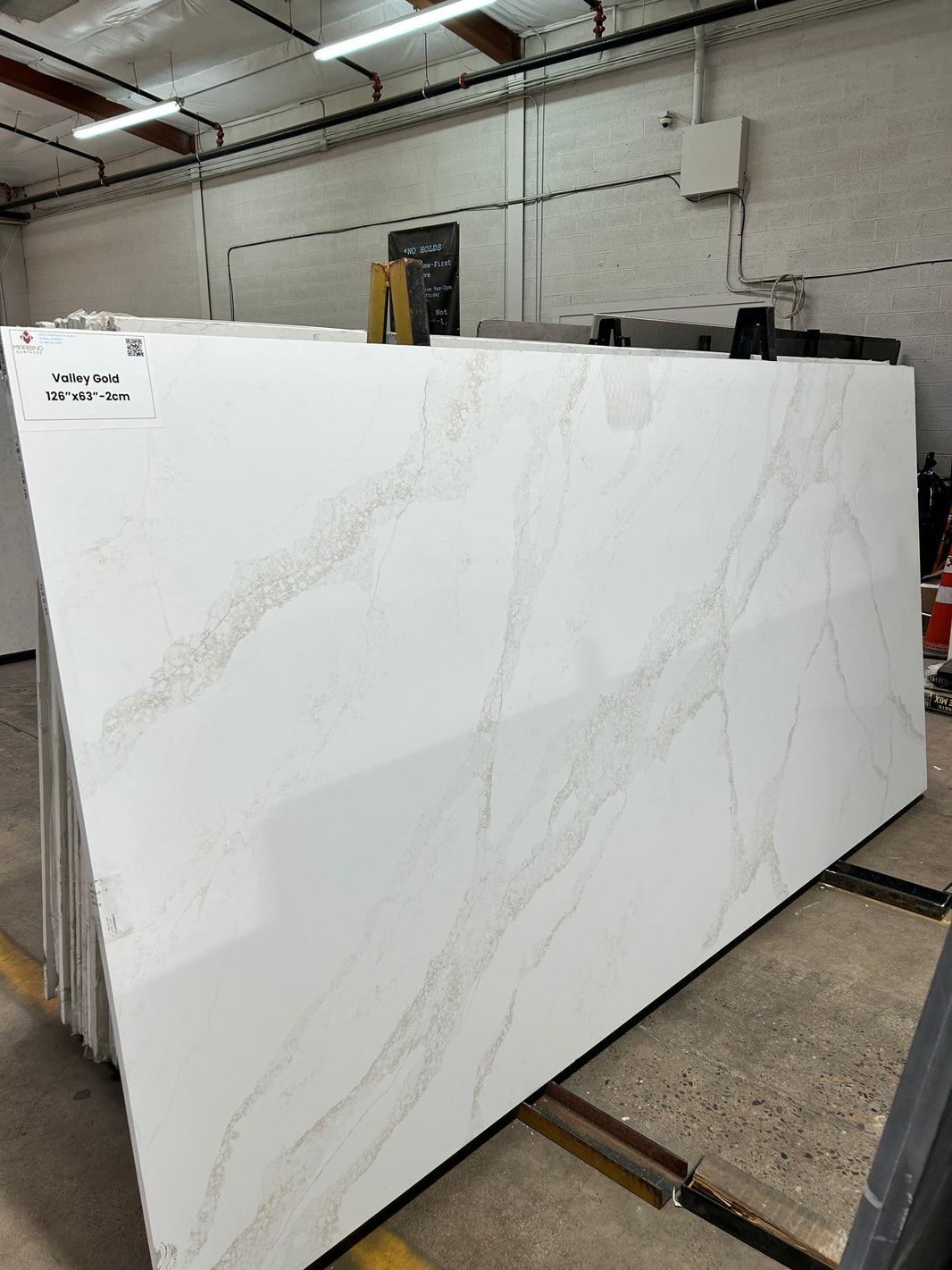 EXPLORE A VARIETY OF PREMIUM QUARTZ DESIGNS! TOP-QUALITY SELECTIONS ...