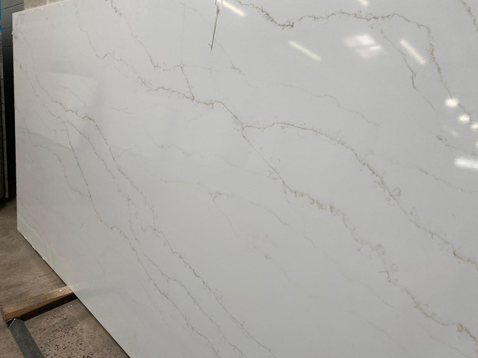 Calacatta Sahara Quartz slab